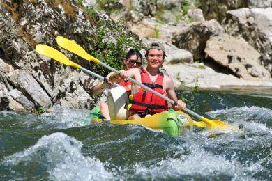 Canoë Vallon Pont D'Arc - Location canoe Ardèche - Pirates Canoe