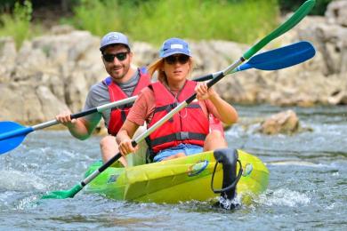 Canoë Vallon Pont D'Arc - Location canoe Ardèche - Pirates Canoe